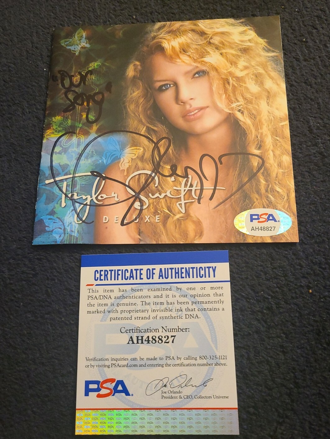 TAYLOR SWIFT SIGNED TAYLOR SWIFT CD COVER DELUXE OUR SONG PSA/DNA AUTH ...