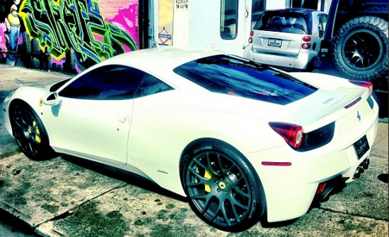 Kim Kardashian Picks Up Her Ferrari 458 - Celebrity Cars Blog