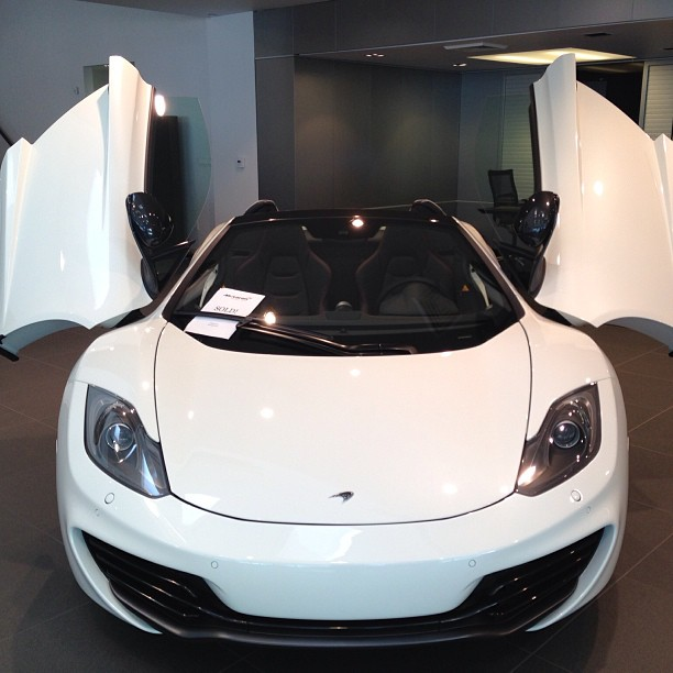 Swizz Beatz Picks Up A McLaren - Celebrity Cars Blog